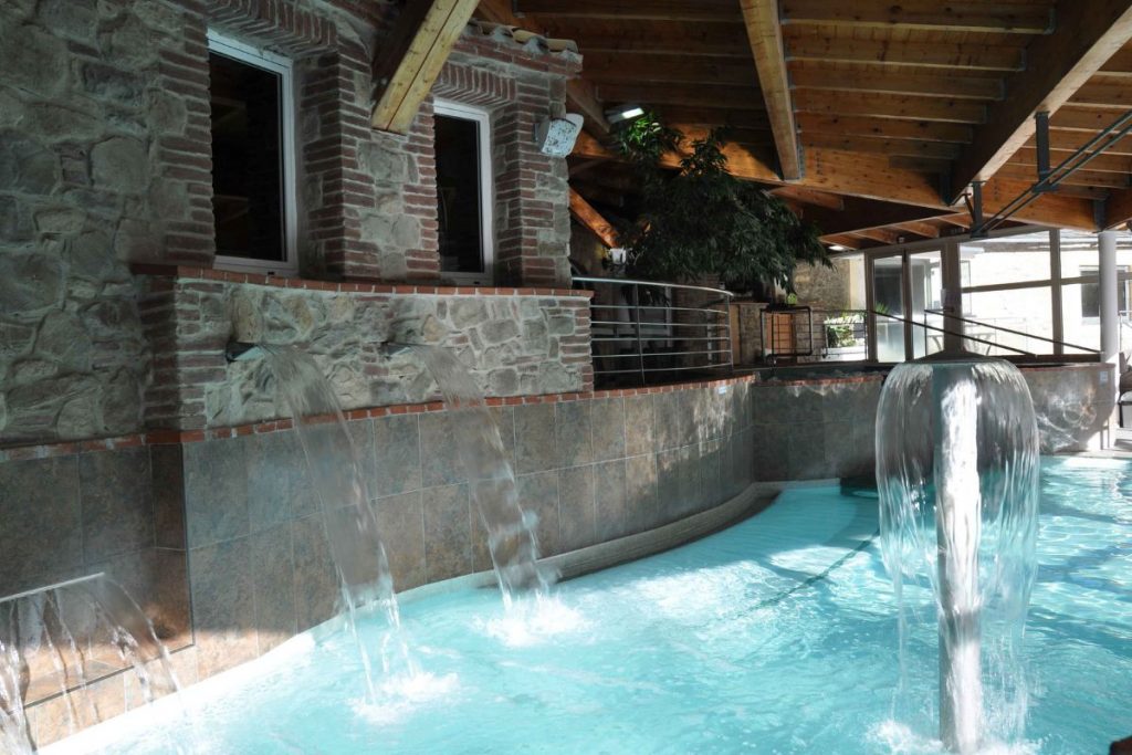 Top 10 des Plus Belles Sources Chaudes en France - Splendia