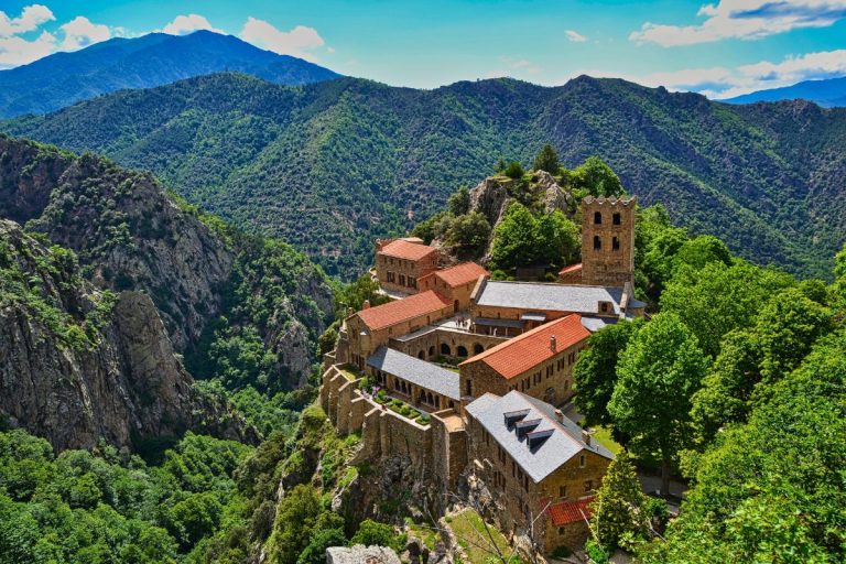 Les 12 plus beaux endroits des Pyrénées-Orientales - Splendia
